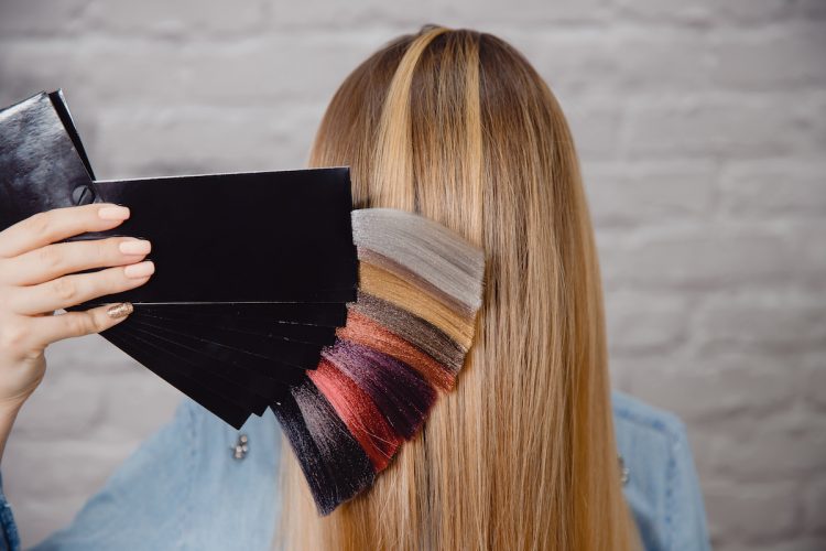 Extension capelli, con clip e capelli veri: Costi e consigli