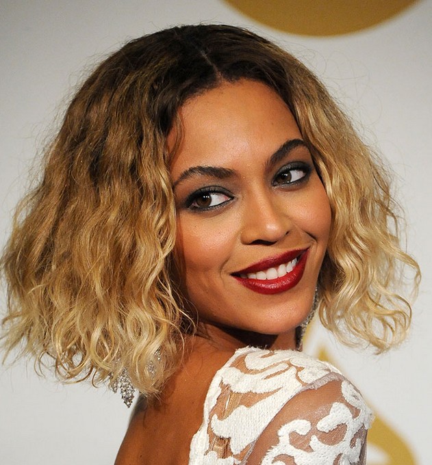 Beyoncé Short Ombre Curly Bob Cut Capellistyle