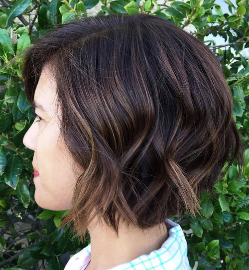 7-choppy-brown-bob-with-subtle-highlights - CapelliStyle