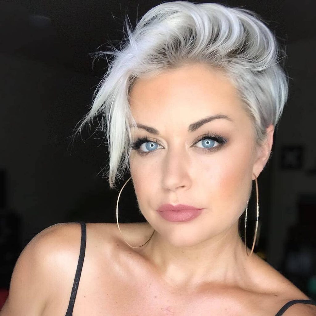 Capelli grigi: foto, tagli e sfumature consigliate - CapelliStyle