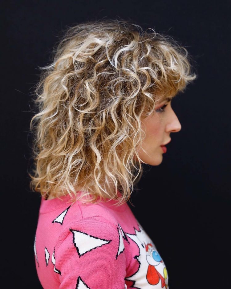 Tagli di capelli mossi e medi per il 2019 da non perdere!