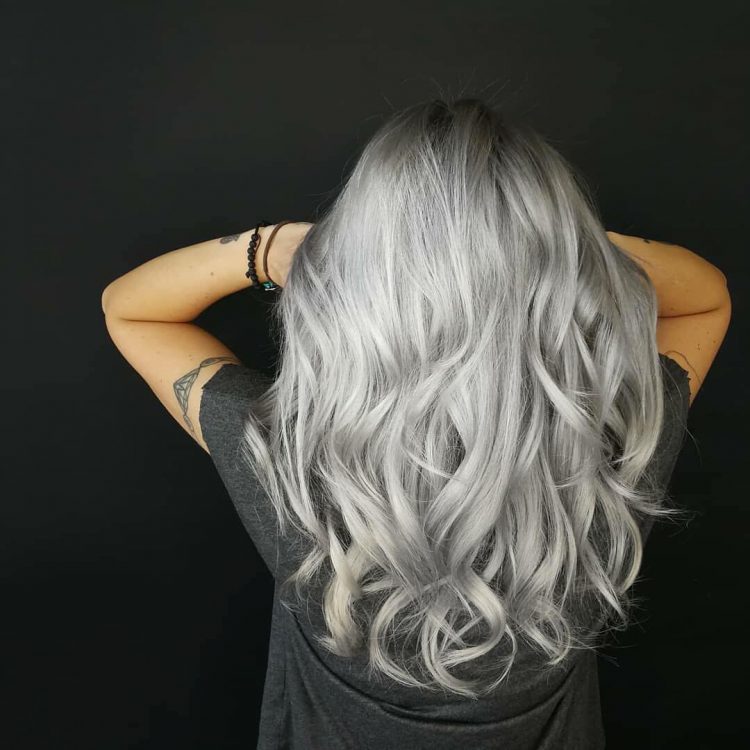 Capelli grigi: sfumature spettacolari da condividere per il 2019