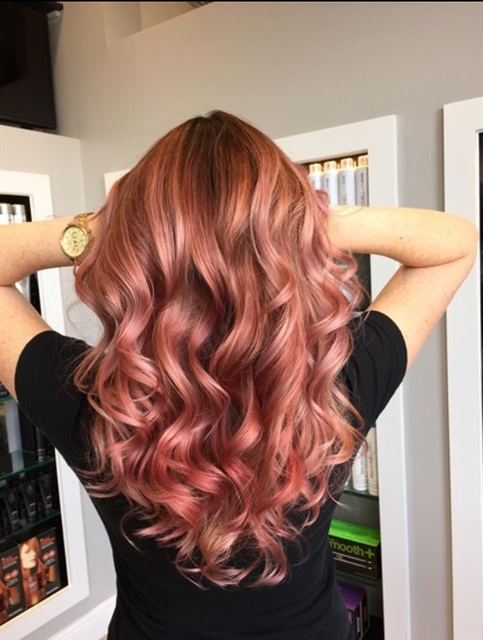 Colore capelli 2018, toni metallici per un look al top!