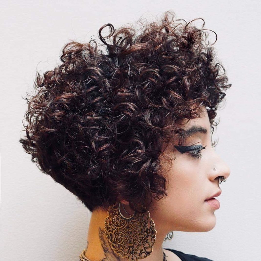 30 tagli di capelli ricci corti facilissimi da gestire - CapelliStyle