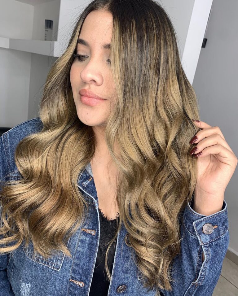 Flamboyage: la tecnica di schiaritura naturale che ti conquisterà. FOTO