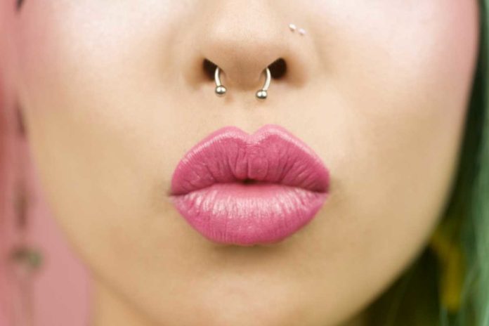 Piercing al naso: costo, cura e significato - CapelliStyle