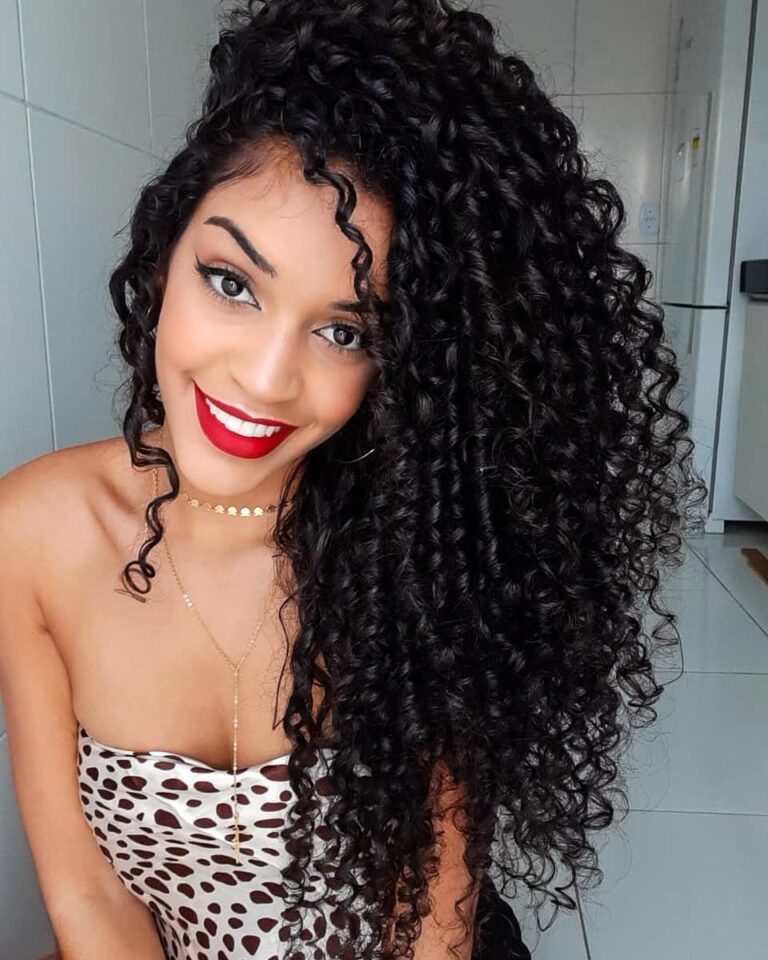 Capelli ricci: le tendenze 2020 fra lunghi, medi e corti - CapelliStyle