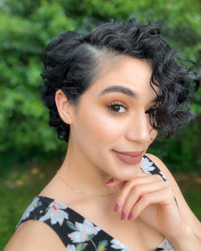 Capelli ricci: le tendenze 2020 fra lunghi, medi e corti - CapelliStyle