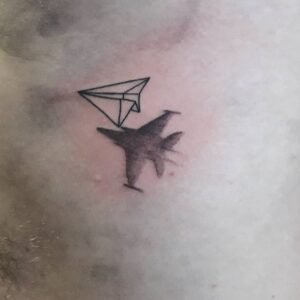 Tatuaggio aereo: significato e foto del tuo prossimo tattoo - CapelliStyle