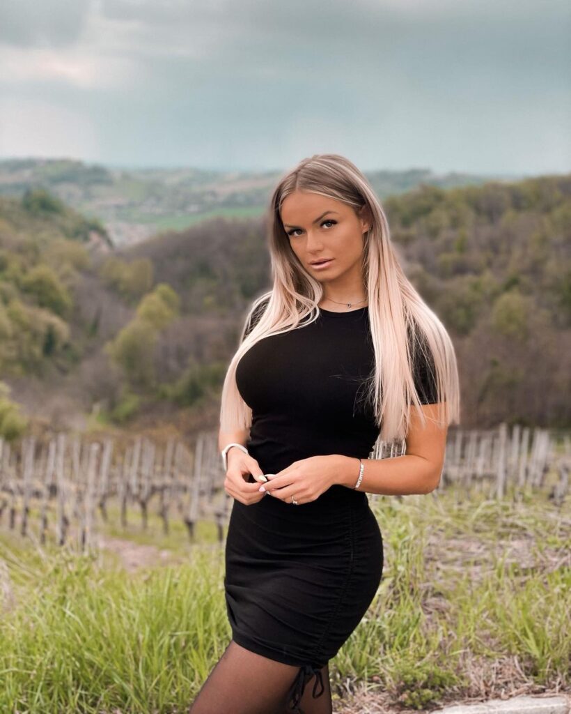 Mercedes Henger cambia look drasticamente: ora si sente (finalmente) se ...