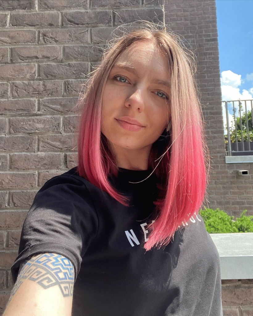 Capelli rosa sulle punte per l'estate 2021. Uno stile che colpisce ...