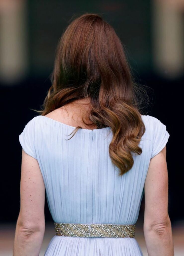 Kate Middleton Con Le Onde Il Segreto Dei Suoi Capelli Sempre Perfetti