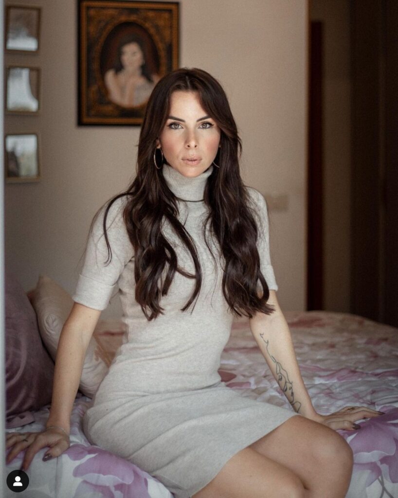 Micol Olivieri, trasformazione: da bionda a mora e coi capelli lunghissimi