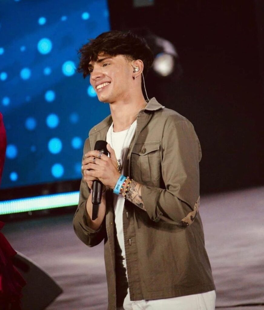 Deddy di Amici cambia look: nuovo taglio per l'ex di Rosa Di Grazia