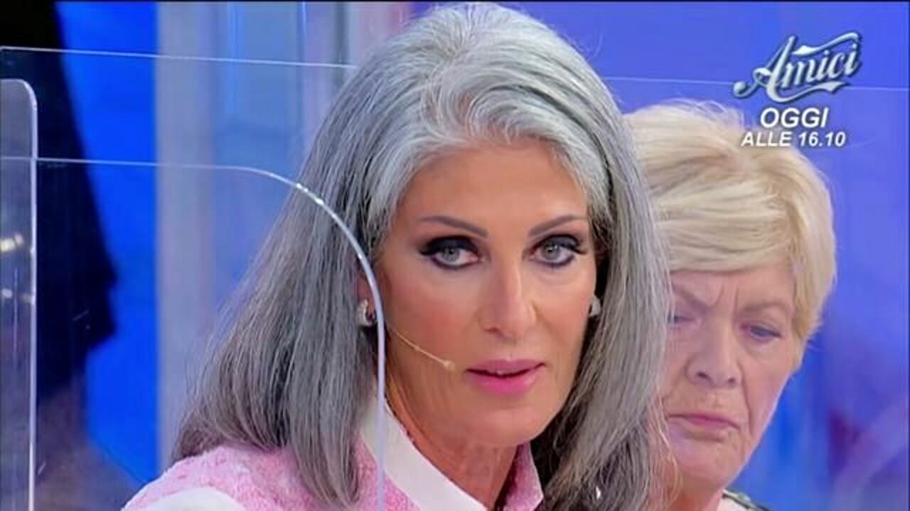 Isabella Ricci UeD si è sposata: il look per il matrimonio con Fabio