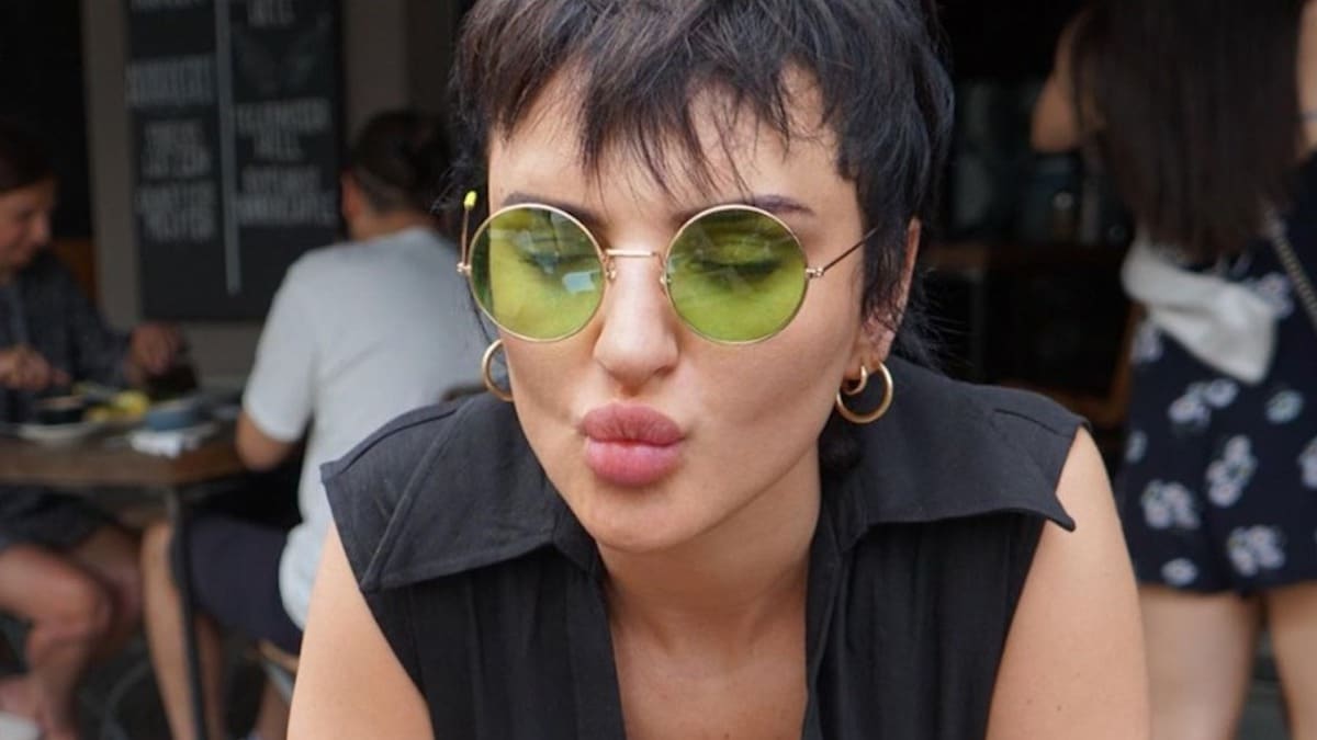 Arisa cambia ancora look: capelli lunghi e treccine