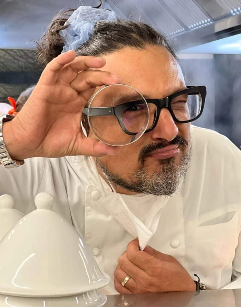 Alessandro Borghese irriconoscibile senza i capelli lunghi: la foto rasato