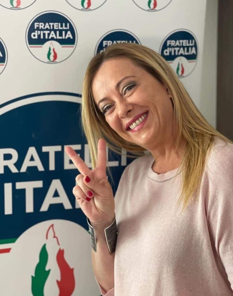 Giorgia Meloni cambia look capelli dopo le elezioni: "Taglio portafortuna"