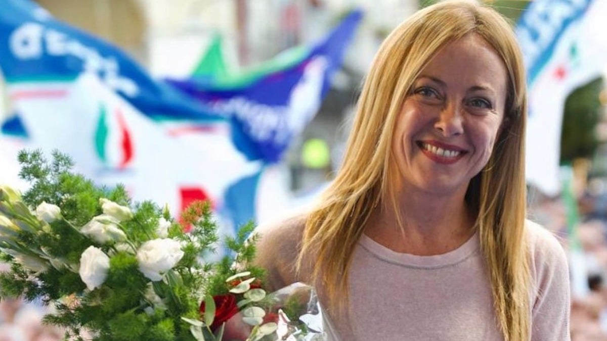 Giorgia Meloni cambia look capelli dopo le elezioni: "Taglio portafortuna"