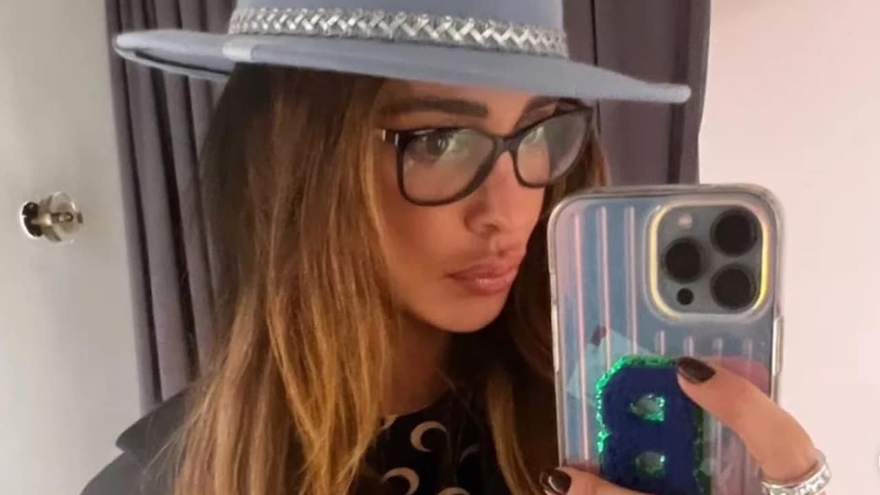 Belen, il nuovo look è un "ritorno alle origini": le foto