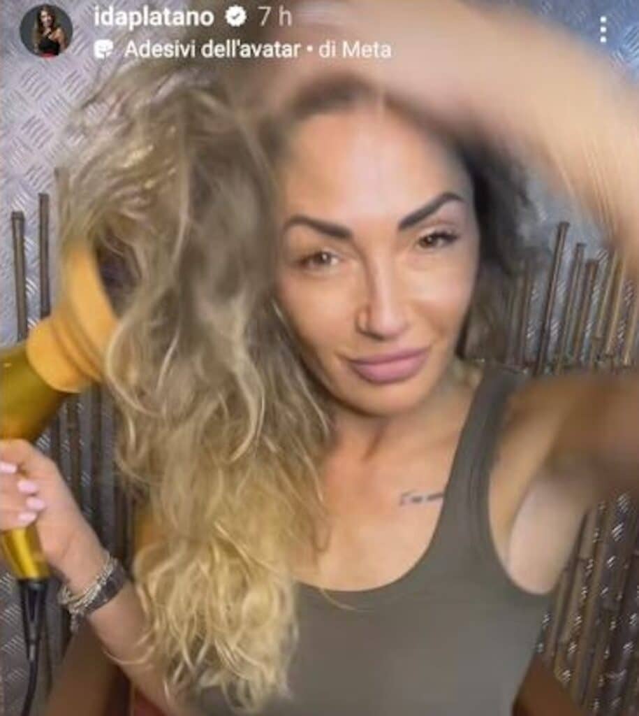 Ida Platano, nuovo look: colore e piega. Lo fa vedere su Instagram