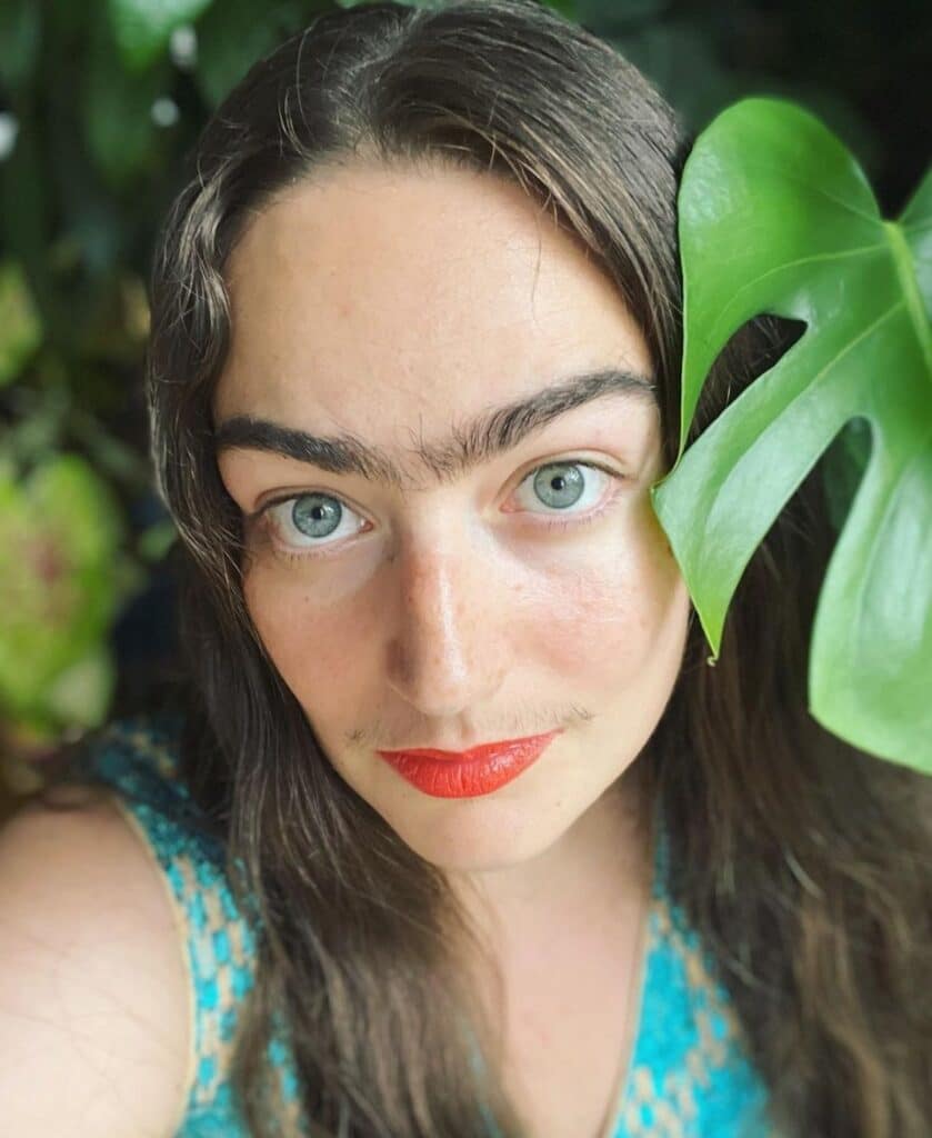 Eldina Jaganjac, da anni non toglie peli e baffetti: il motivo