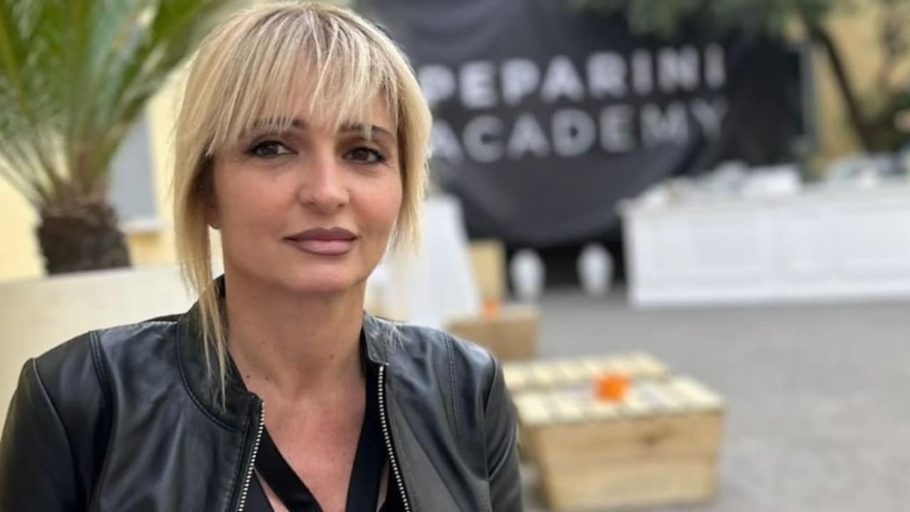 Veronica Peparini cambia, nuovo look: taglio e colore