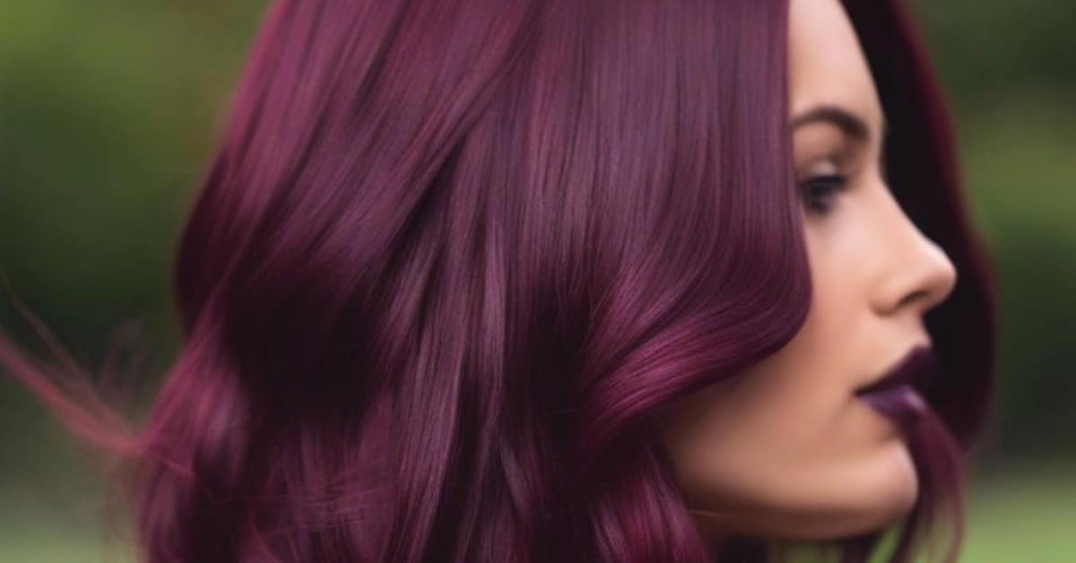 Capelli prugna: il nuovo colore di tendenza, dolce ed elegante