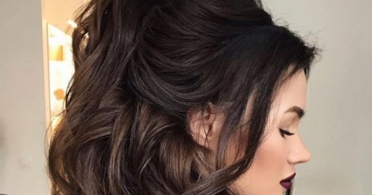 Mezza coda: l'acconciatura più versatile amata dalle star